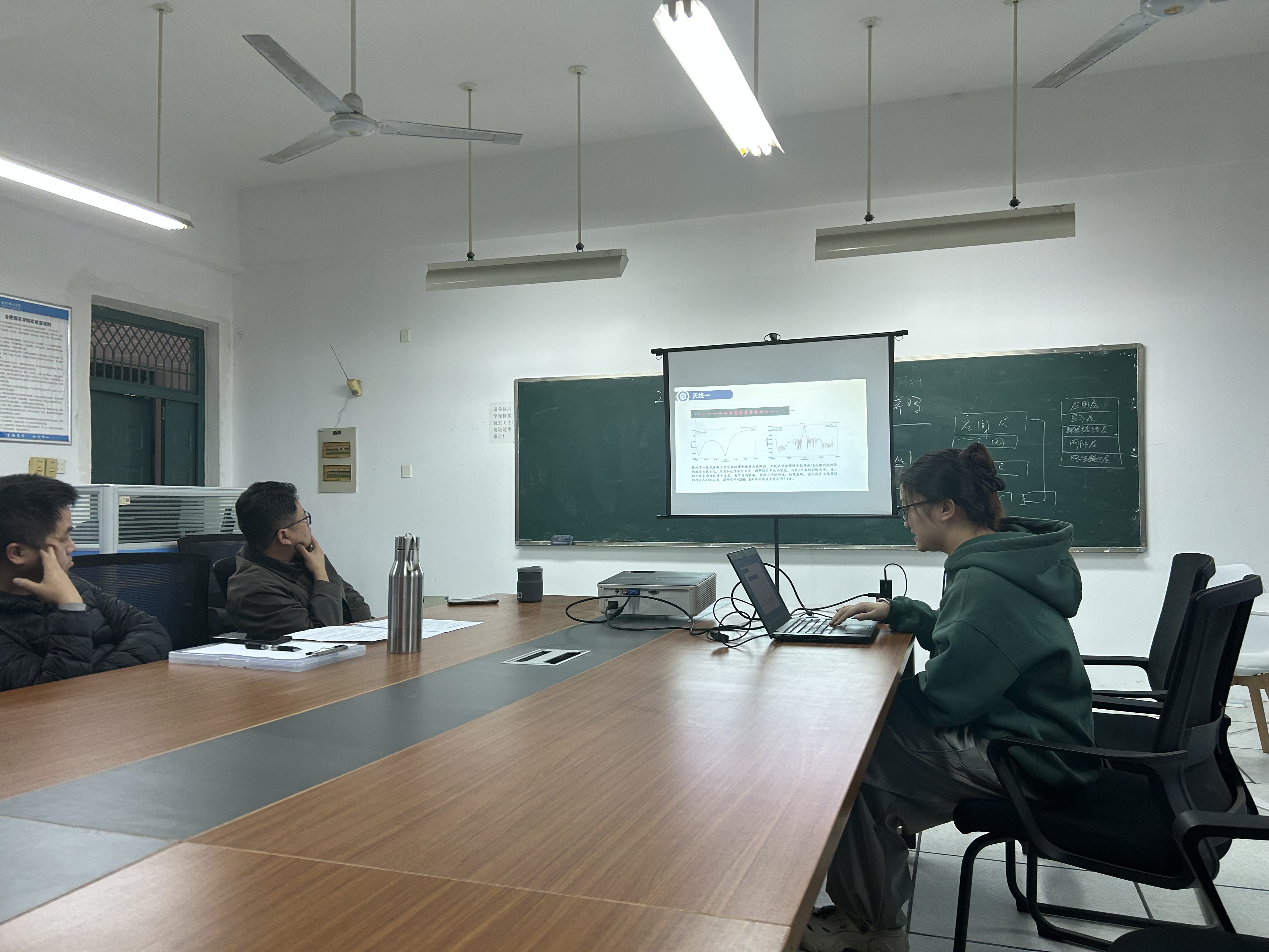 学院开展安徽大学与合肥师范学院联培电子信息专业硕士研究生中期考核工作-合肥师范学院电子信息与集成电路学院